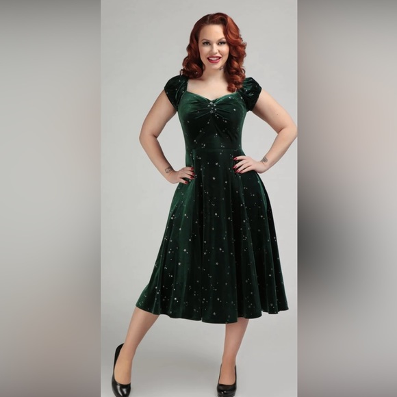 Collectif | Dresses | Collectif Holiday Dress Green Stars Velvet Size ...